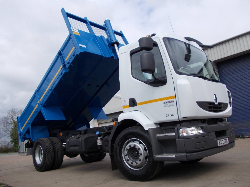 4 Reasons You Need a Tipper Hire Truck - ND Brown - Blog